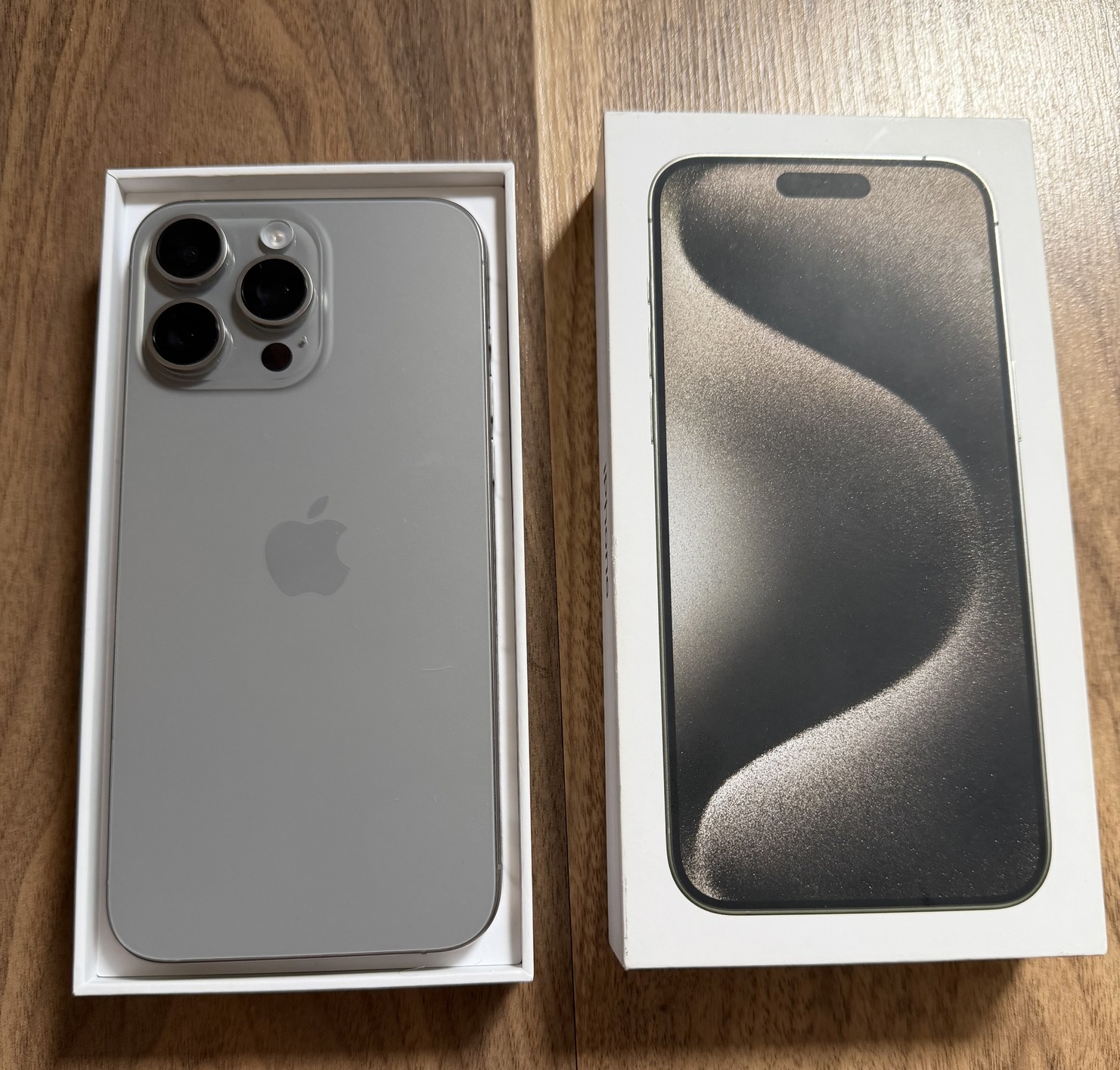 iPhone 15 Pro Max Natural Titanium 256GB - HardverApró