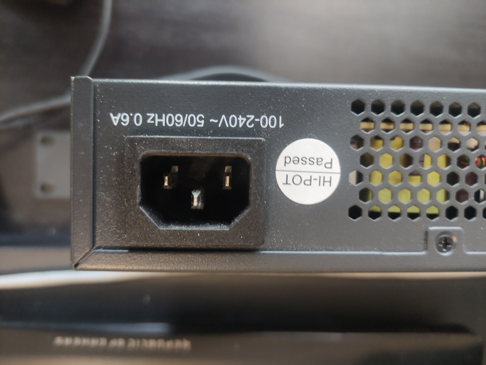 TP-Link TL-SG1024D V5 24 Gigabit rack switch, 1 hó garancia - HardverApró
