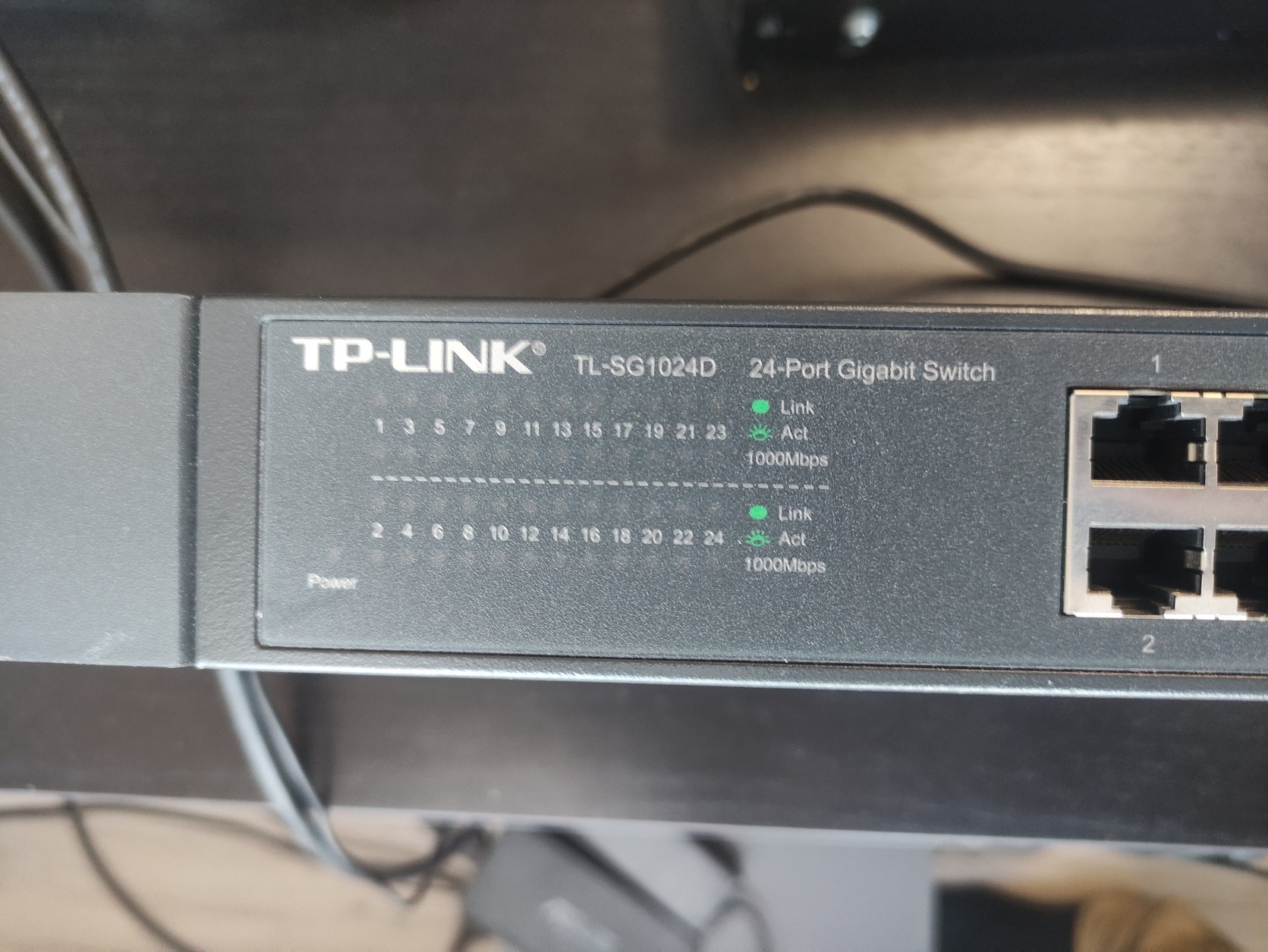 TP-Link TL-SG1024D V5 24 Gigabit rack switch, 1 hó garancia - HardverApró