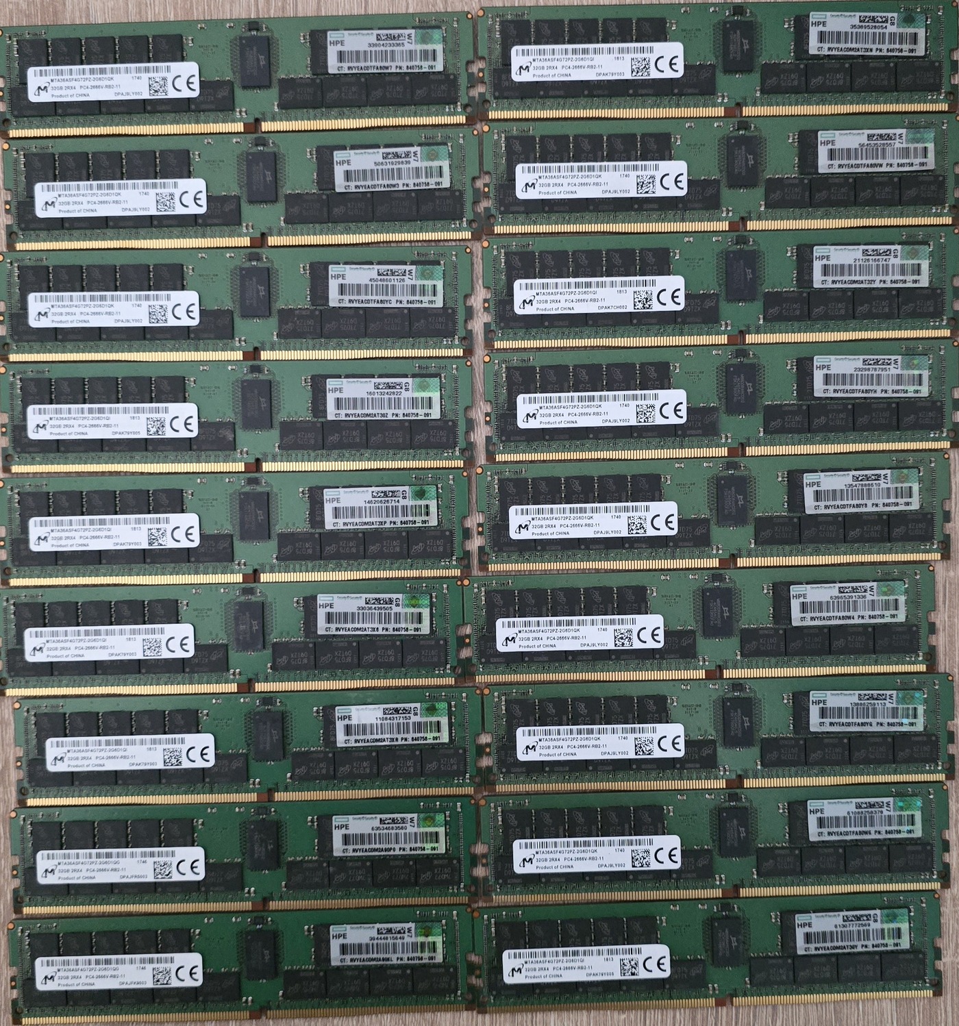 18x32GB ddr4 2666mhz szerver mem egybe - HardverApró