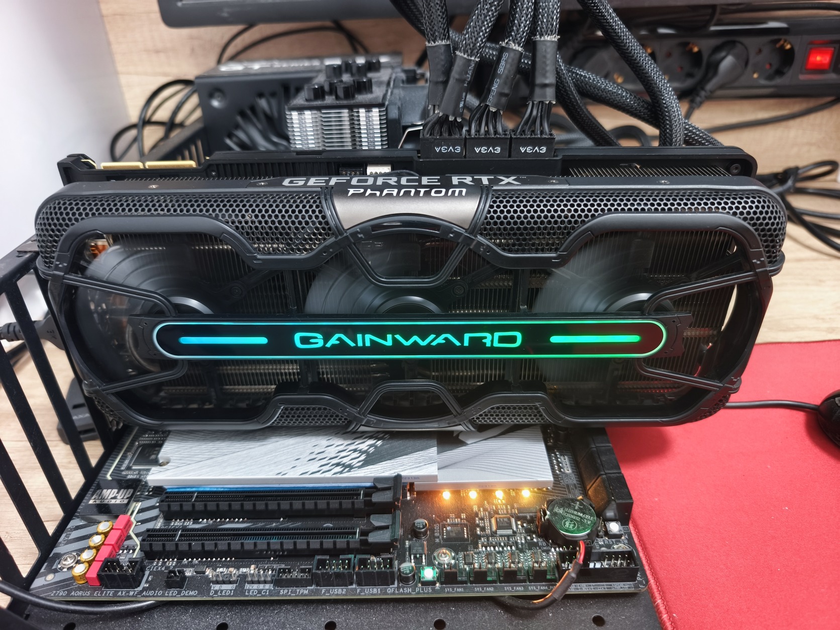 GAINWARD RTX 3090 24GB GDDR6X PHANTOM Eladó! - HardverApró