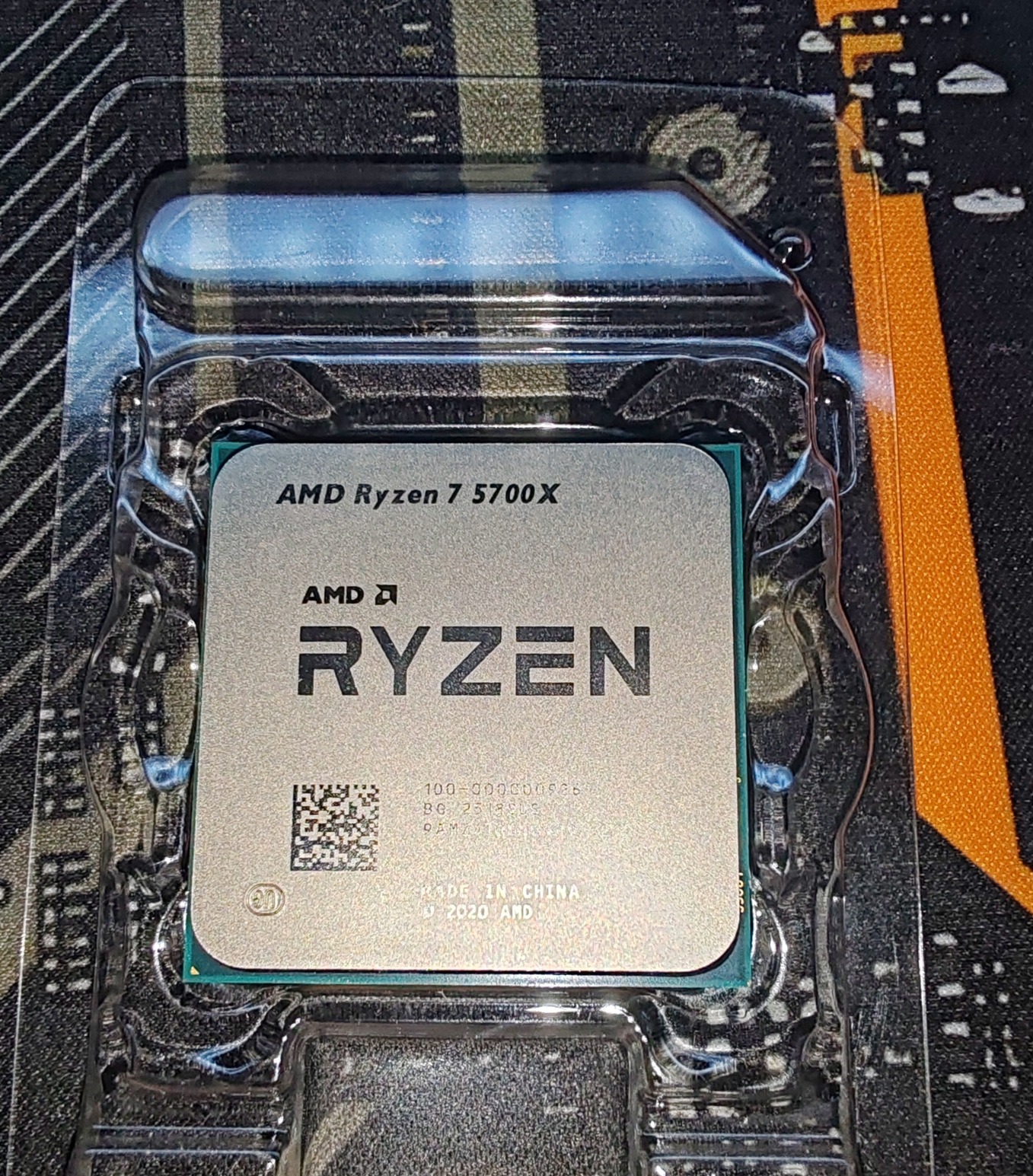 AMD Ryzen 7 5700X 4 letört láb, gyári hűtővel és hűtőpasztával ...