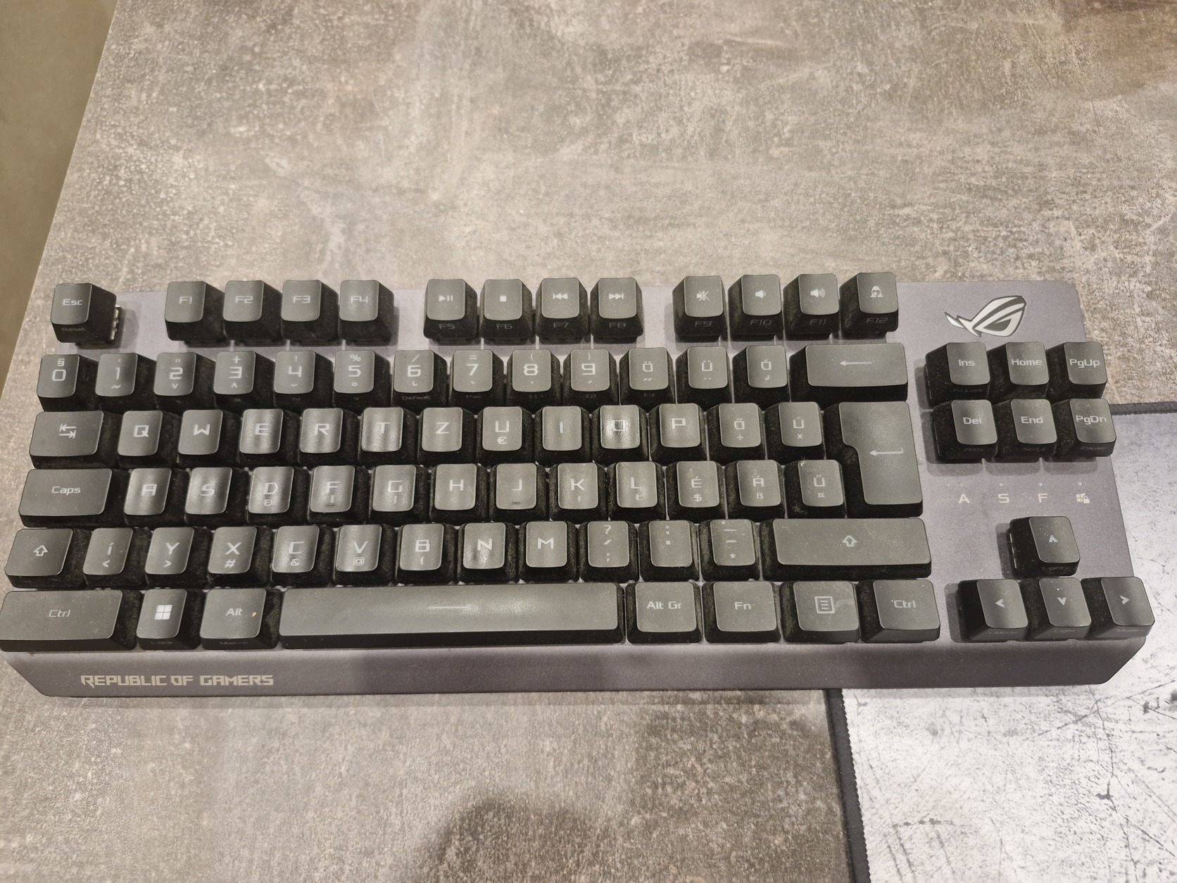 i7 14700f, 32GB DDR5, RTX 5060 - HardverApró